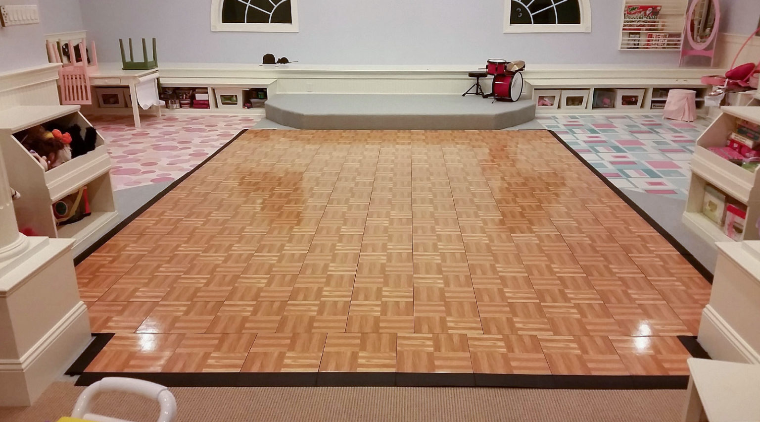 Oak Dance Flooring | Modular Interlocking Dance Tiles